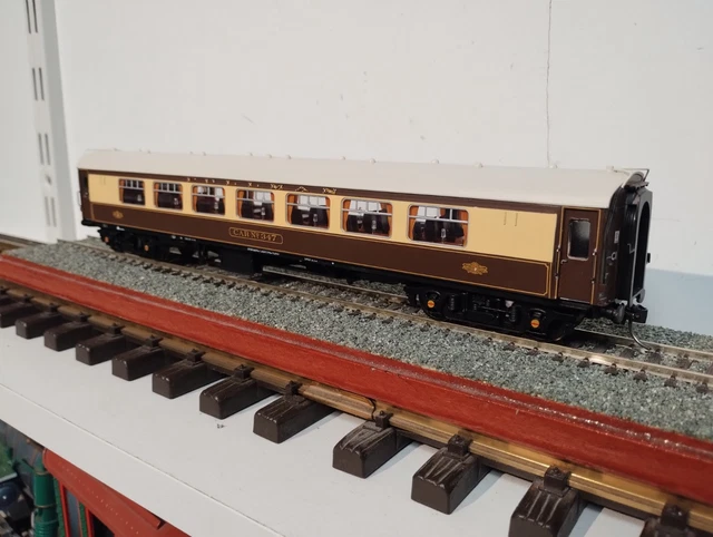 BACHMANN (OO) 39-310 BR MK1 SP Pullman Parlour Second with Lights. £35. ...