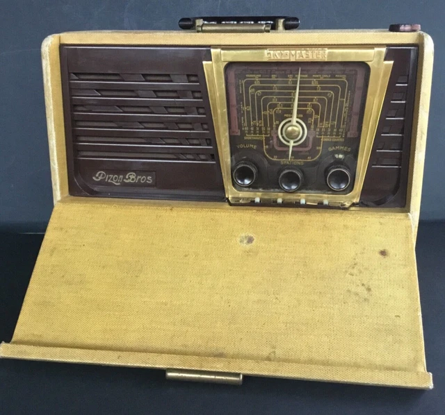 POSTE RADIO TSF PIZON BROS, modèle Skymaster, 1953, bois gainé et ...