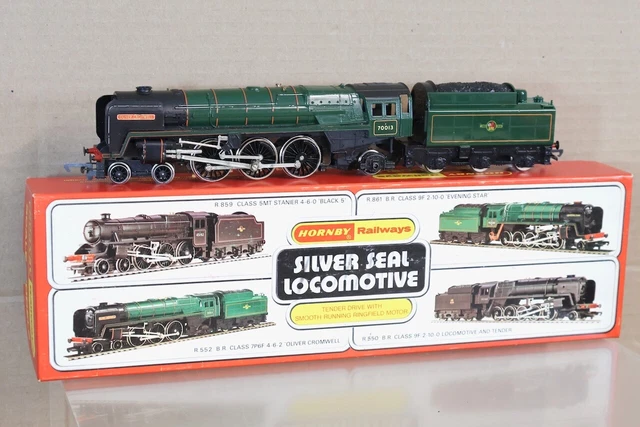 HORNBY R552 BR 4-6-2 BRITANNIA CLASS LOCOMOTIVE 70013 OLIVER CROMWELL ...