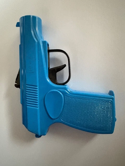 ZÜNDPLÄTTCHENPISTOLE, DDR, 60ER Jahre, seht gut erhalten, in himmelblau ...