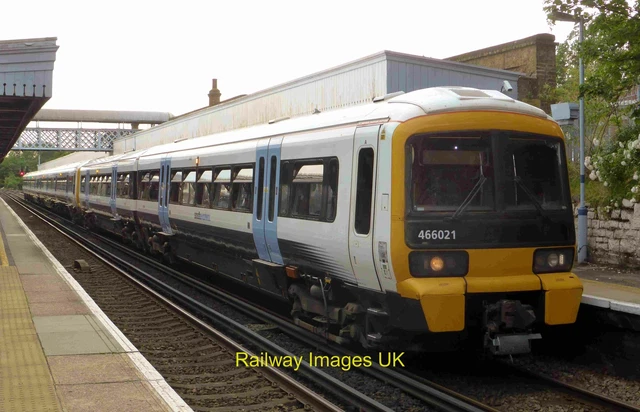 RAILWAY PHOTO - 466021 and 465174 at Beckenham Junction Class 466 £2.00 ...