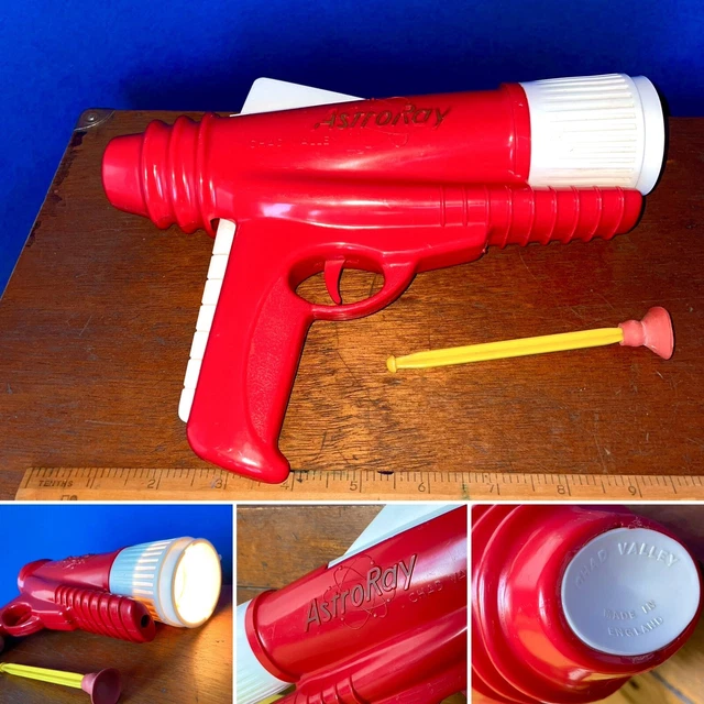 MEGA RARE VINTAGE 1960s CHAD VALLEY ASTRO RAY GUN BATTERY FLASHLIGHT ...