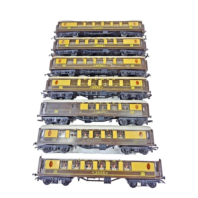 RAKE OF 7 Triang OO Gauge Pullman Coaches No. R328 Car 79 Diecast Model ...