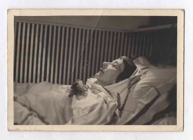 PHOTO ANCIENNE HOMME Lit de mort Post Mortem Postmortem Portrait Visage ...