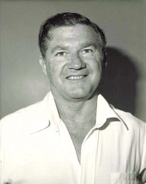 NEIL HARVEY, FORMER AUSTRALIAN TEST CRICKETER PRESS PHOTO - 1980 (ref ...