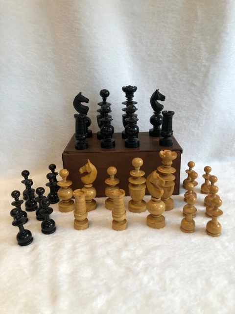 LARGE VINTAGE/ANTIQUE REGENCY French Original Boxwood Chess Set in ...