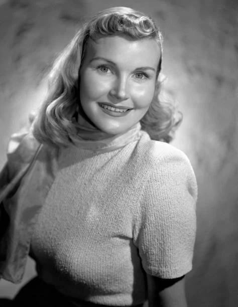 RADIO ACTRESS EVE McVeagh She portrays Jan Carter in the soap op 1940s ...