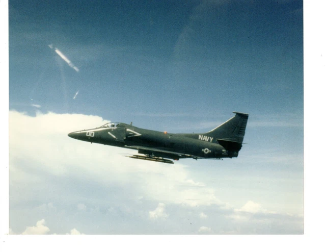 DOUGLAS SKYHAWK A-4F VFC-12 Superfox Navy Fighter Aircraft Photo 8x10 ...