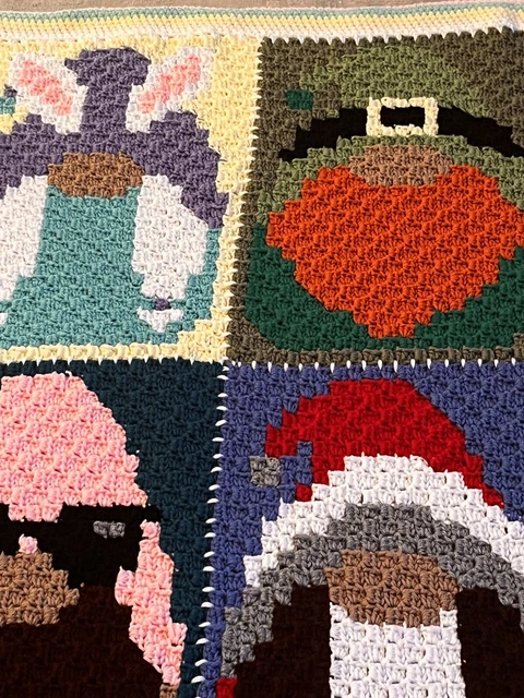 RARE! GNOME HANDMADE Crochet C2C Graphghan Pixel Art Holidays Blanket ...