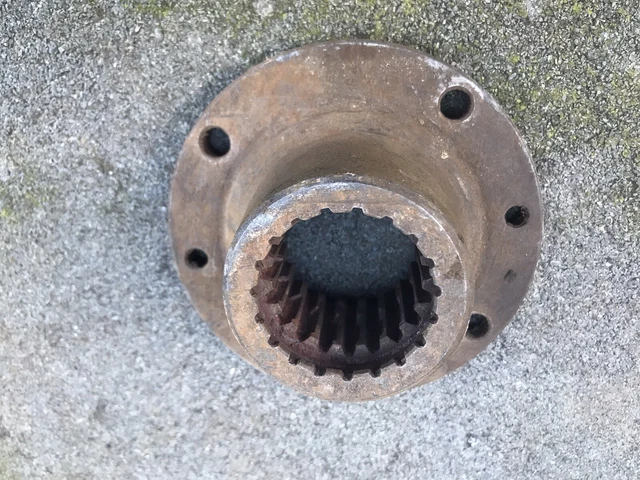 DAVID BROWN HYDRAULIC Pump Drive Shaft Coupling Flange Pulley Tractor £ ...