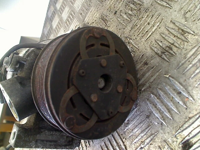 COMPRESSEUR CLIMATISATION RENAULT Twingo III (AH) 2016 A4538307000 EUR ...