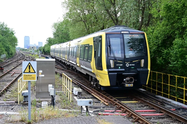 CLASS 777 NO 777039 in merseyrail at sandhills £1.00 - PicClick UK