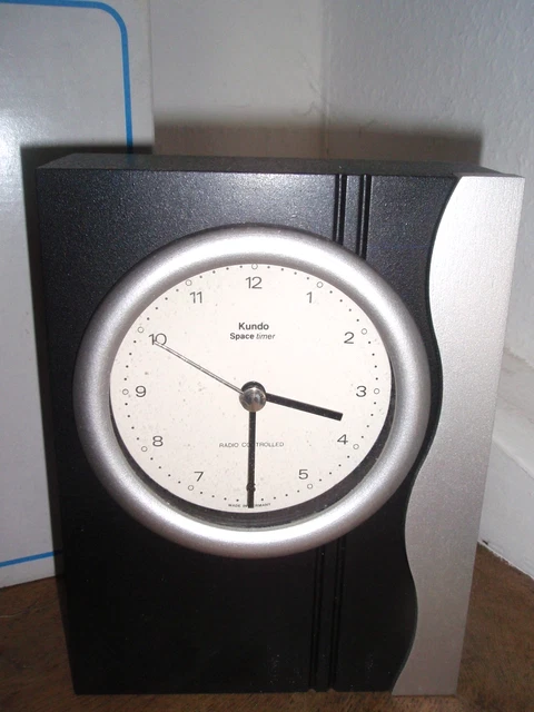 KUNDO SPACE TIMER Radio Controlled Kaminuhr Modern silber schwarz sehr ...