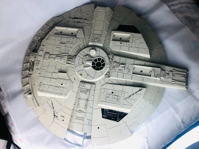 BUILD THE MILLENNIUM Falcon Star Wars Incomplete Part Built Spares ...
