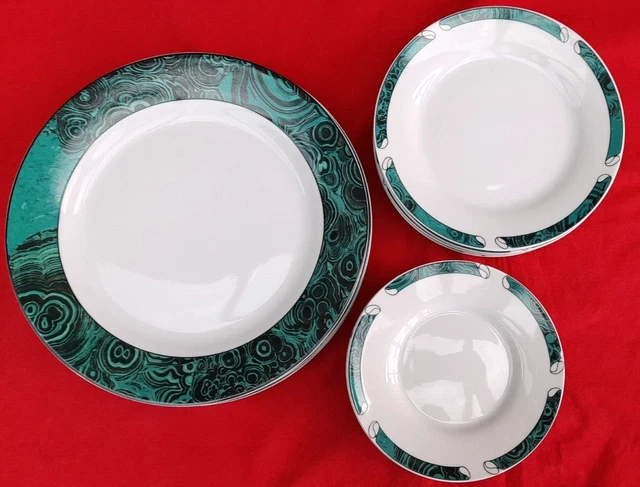 14 ASSIETTES GALLERY BY INHESION : 3 grandes, 5 fromage dessert, 6 ...