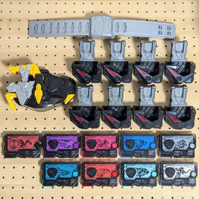 JEU KAMEN RIDER Zero-One DX Force Riser avec 8 clés Progrise état de ...