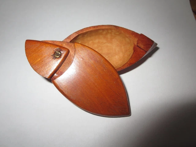 ANTIQUE WOODEN PUZZLE snuff box shape of boat £39.00 - PicClick UK