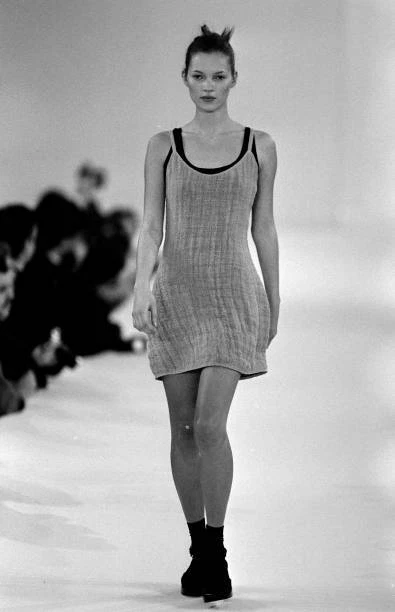 KATE MOSS MODEL in a Calvin Klein fashion show 1993 Old Photo 168 EUR 6 ...