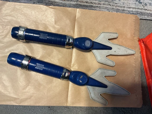 BLUE POWER RANGERS Weapon 1994 MMPR Bandai Dagger Lance Trident £7.99 ...