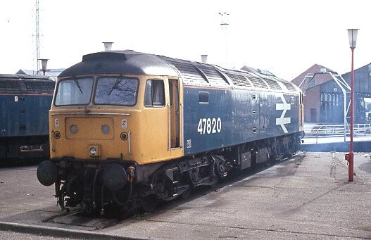ORIGINAL COLOUR SLIDE of 47820 BR class 47 diesel loco £1.99 - PicClick UK