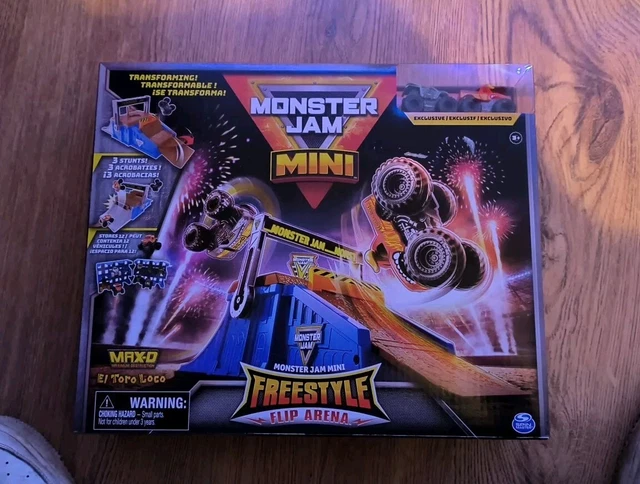 MONSTER JAM MINI Freestyle Flip Arena Playset and Storage with 2 Mini ...