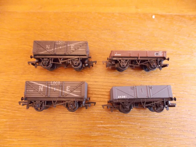 4 MAINLINE WAGONS, 2 x 7-PLANK NE COAL, 5-PLANK & 3-PLANK OPEN WAGONS ...