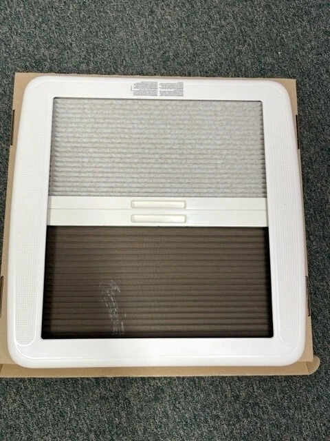 MOTORHOME / CARAVAN roof light Mini Heki flyscreen blind EUR 102,00 ...
