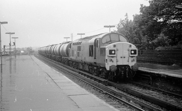 ORIGINAL 35MM RAILWAY B/W Neg Class 37 37015 Basingstoke 10 4 1983 ...