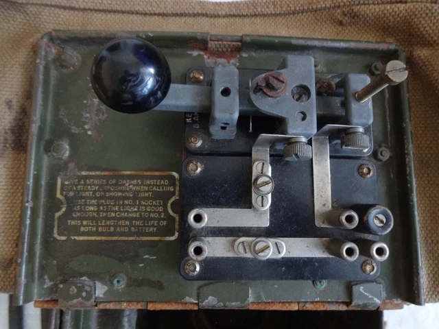 ORIGINAL ANTIQUE WW2 British Army Morse Code Signaling Lamp Set in Box ...
