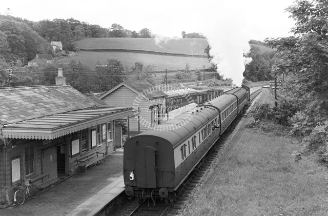 PHOTO BRITISH RAILWAYS Steam Locomotive GW 4575 2-6-2T 5536 Chudleight ...
