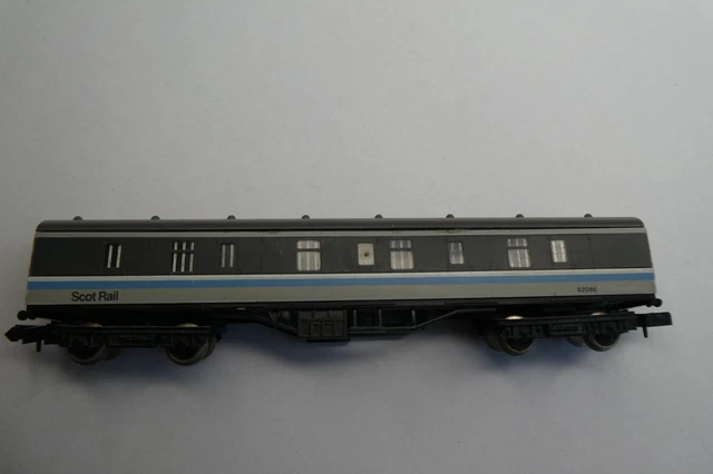 GRAFAR GRAHAM FARISH Scotrail Scot Rail Coach /Car #92086 Vintage £8.65 ...
