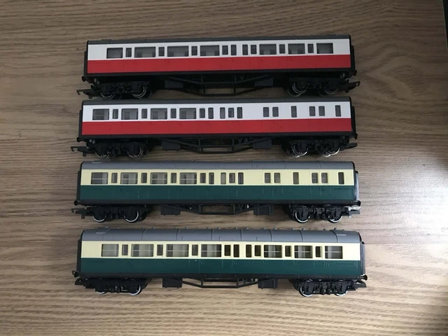 THOMAS THE TANK Engine Hornby 00 Gauge - Express Coaches £75.58 ...