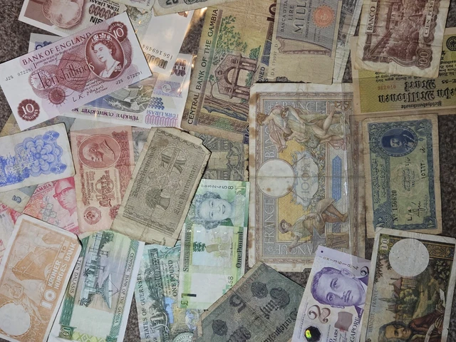 COLLECTION OF OLD/CURRENT Foreign Banknotes - World Currency 26 Note £0 ...