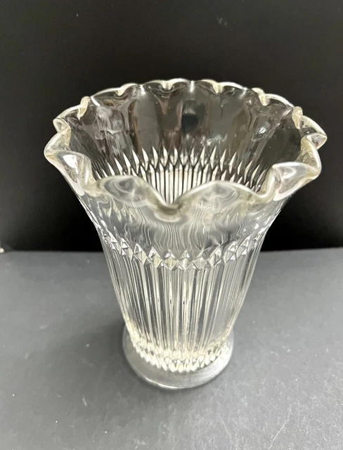 VINTAGE ANCHOR HOCKING Glass Vase Clear Scalloped Rim Vertical Ribbed ...