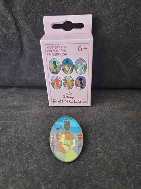 LOUNGEFLY DISNEY PIN Badge Princess Hand Tiana Princess And The Frog £9 ...