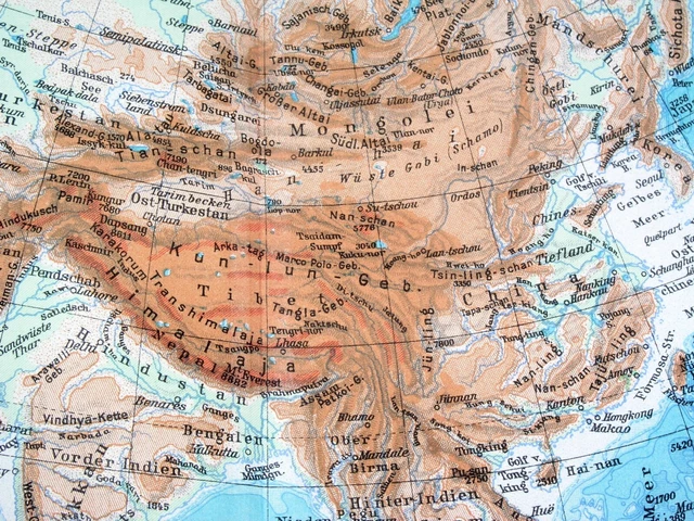 1937 ORIGINAL VINTAGE Physical Map Of Asia / Verso Asia People Ethic ...