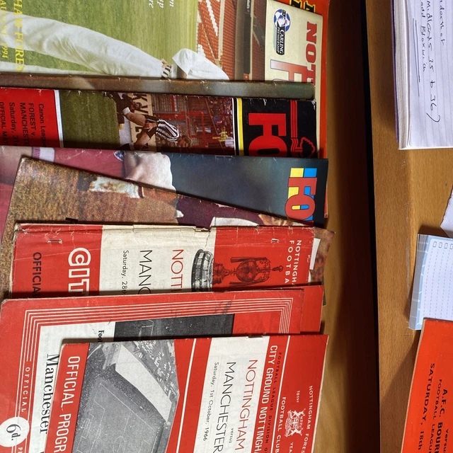 NOTTINGHAM FOREST V Manchester United X 11 Programmes 1963-1994 All ... NOTTINGHAM FOREST V Manchester United X 11 Programmes 1963-1994 All ...