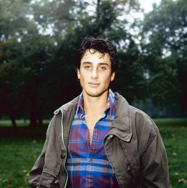 ACTOR AND DANCER Matt Lattanzi as he poses outdoors Portland Orego- Old ...
