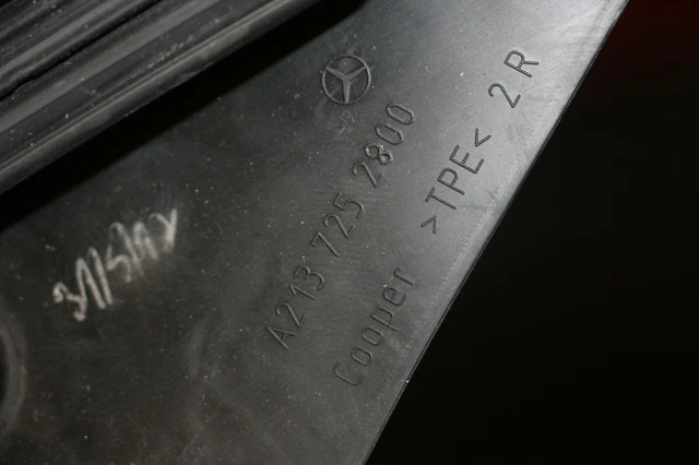 GENUINE MERCEDES BENZ W213 E300 4matic gasket rubber right A2137252800 ...