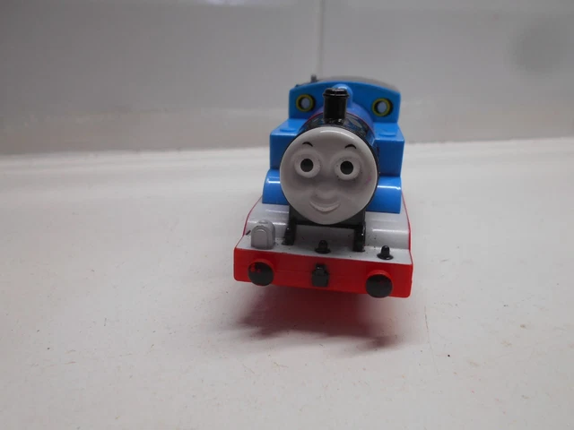 TOMY TRACKMASTER THOMAS the tank engine battery train white base thomas ...