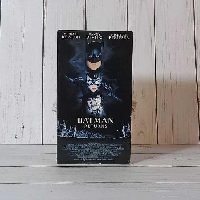 BATMAN RETURNS VHS Tape 1992 Superhero Action Michael Keaton Michelle ...