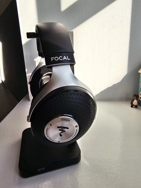 FOCAL ELEGIA CLOSED Back Ear-Cup (Over the Ear) High-end Headphones ...
