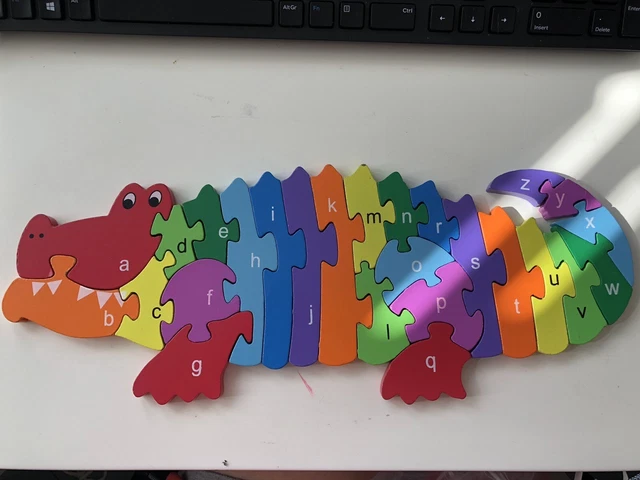 WOODEN CROCODILE ALPHABET And Number Puzzle EUR 4,21 - PicClick DE