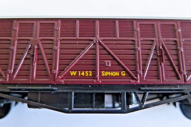 OO GAUGE MAINLINE 54307 Siphon G x2 Boxed. Dapol B79 Siphon H x1 Unboxed. £38.00 - PicClick UK