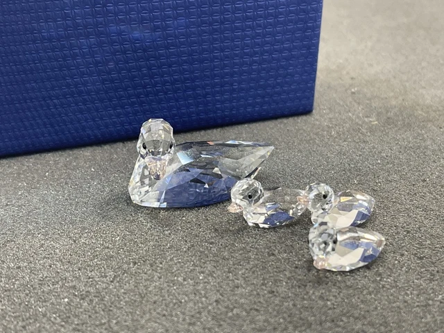 FIGURINE SWAROVSKI 5004695 Famille de canards 3,8 cm. Emballage d ...