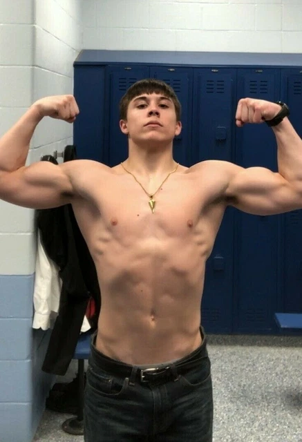 SHIRTLESS MUSCULAR MALE Beefcake Athletic Jock Flexing Biceps Guy PHOTO ...
