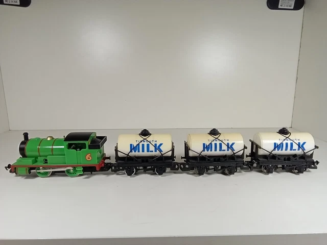 HORNBY OO GAUGE 0-4-0 Percy From The Thomas Tank Engine Series + Milk ...