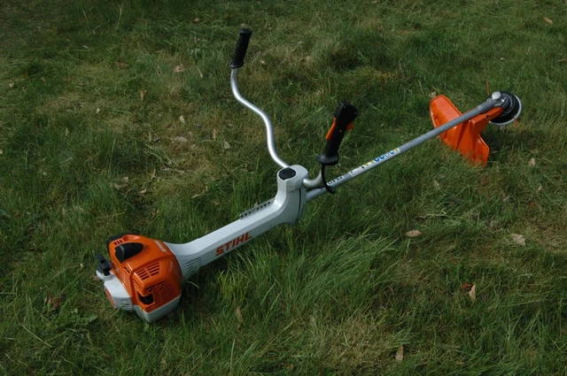 XX STIHL FS360 FS 361 C- EM Motorsense Freischneider + Fadenmähkopf 2,3 ...