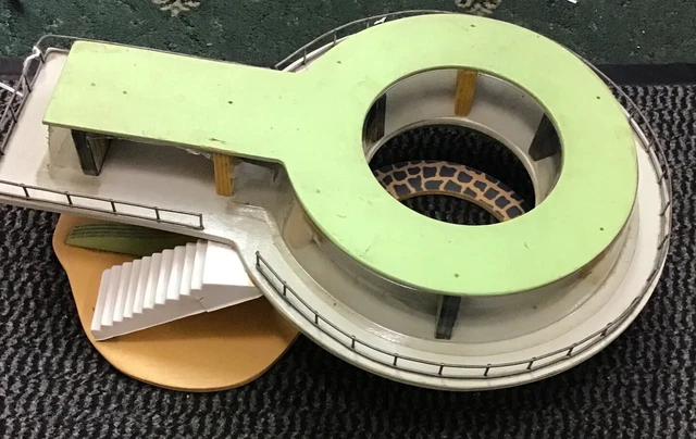 ELF TOYS THUNDERBIRDS Tracy Island Roundhouse Thunderbird 3 1966 ...