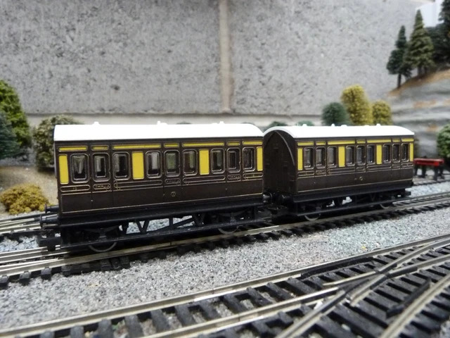 HORNBY GWR 4 wheel coaches R213 x 2 for OO gauge model train set £0.99 ...